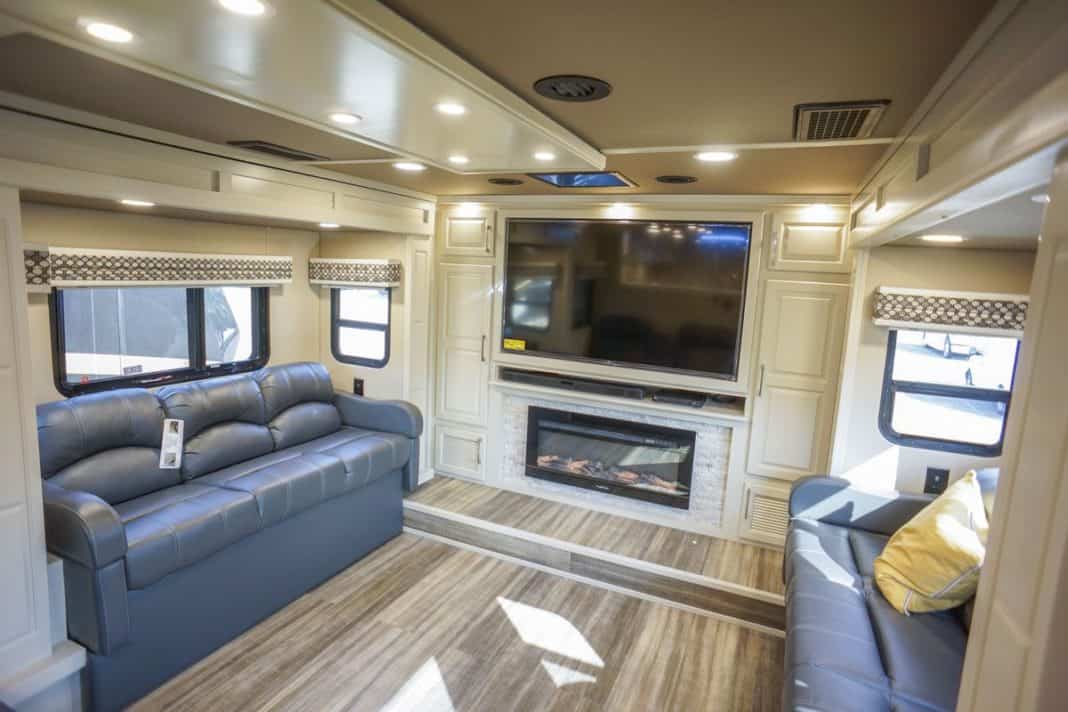 RV Review: Luxe Elite Fifth Wheels - RV Travel
