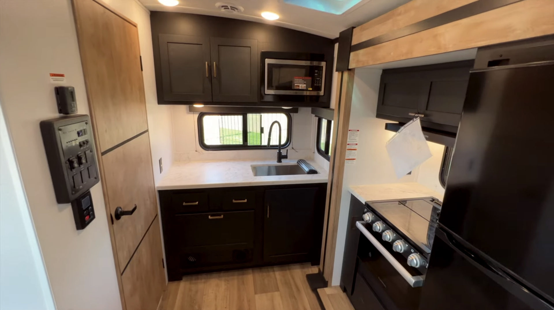 RV Review: 2022 Keystone Outback Ultra-Lite 221UMD Travel Trailer - RV ...
