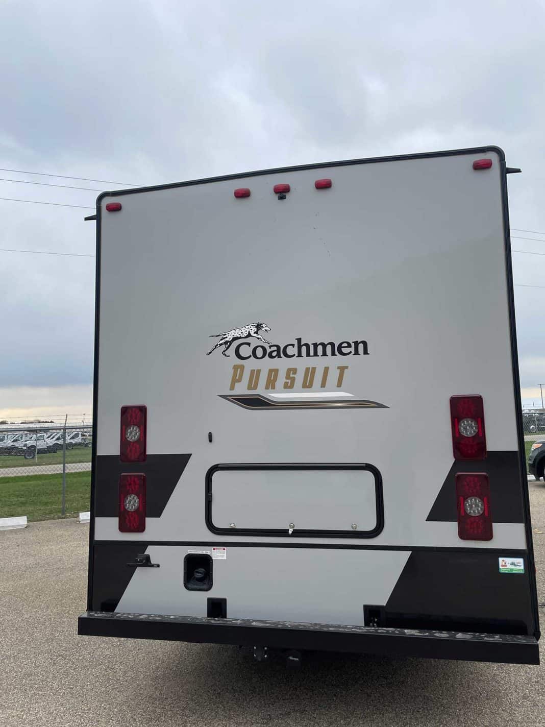 RV Review: Coachmen Pursuit 27XPS—A no-slide Class A - RV Travel