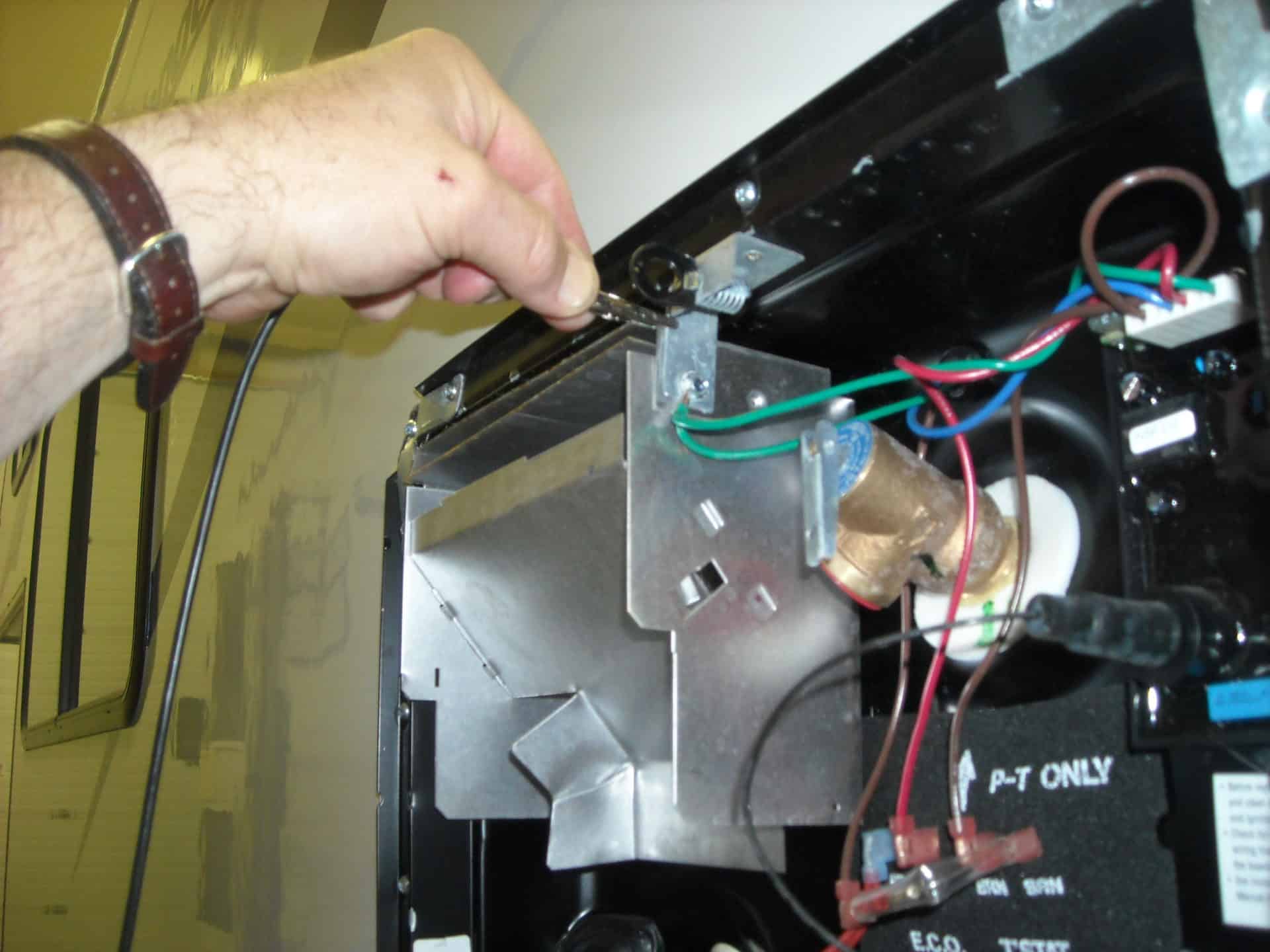 RV 'Gremlins', Part 2: The mysteries of 12-volt wiring - RV Travel