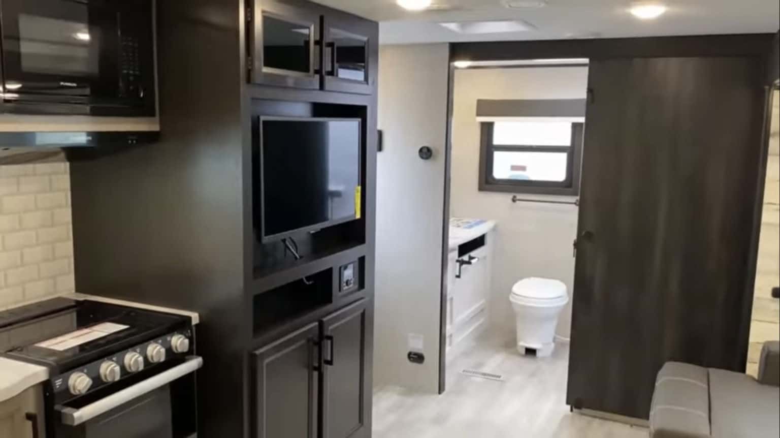 RV Review: The Jayco Jay Feather 22RB is very nice - RV Travel