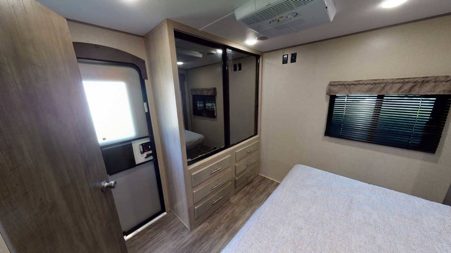 RV Review: 2023 Aurora 26FKDS Travel Trailer - RV Travel