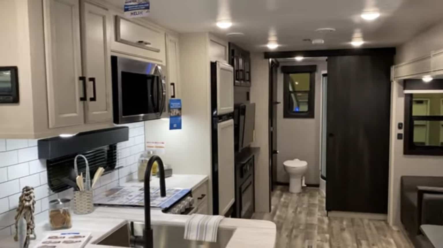 RV Review: 2023 Jayco Eagle HT 320FBOK—spaaaacious - RV Travel