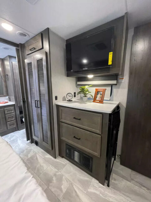 Coachmen Mirada 35ES—A brilliant solution to the bunkhouse dilemma - RV ...