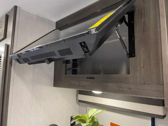 Coachmen Mirada 35ES—A brilliant solution to the bunkhouse dilemma - RV ...