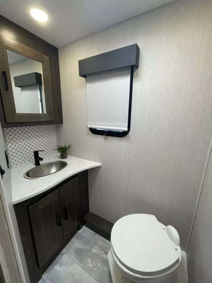Coachmen Mirada 35ES—A brilliant solution to the bunkhouse dilemma - RV ...