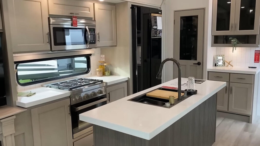 New line for Grand Design: Check out the Influence 3503GK fifth wheel ...