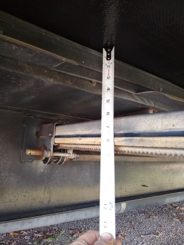 Can you figure out what's wrong with this through-frame slide-out? - RV ...