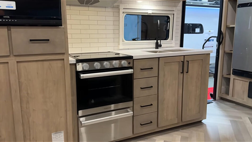 2024 Ember RV Touring Edition 20FB— Now, this is how to set an example ...