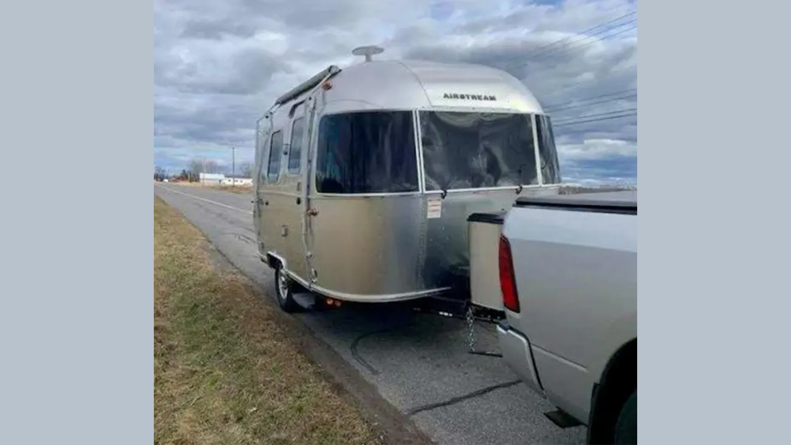 Woman riding in Airstream falls out, dies from fall - RV Travel