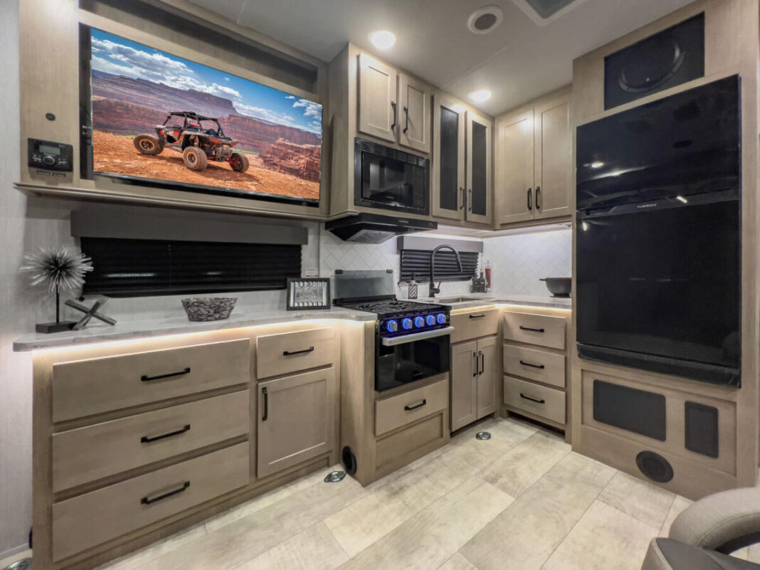 New Grand Design Momentum 27G – It has wide-open flexibility - RV Travel