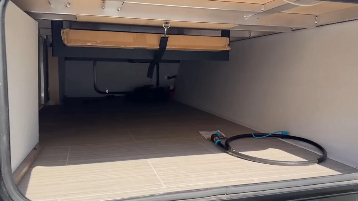 2024 Coachmen Freedom Express Ultra Lite 292BHDS has a surprising ...
