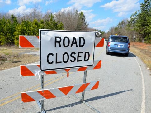 How to navigate around highway closures
