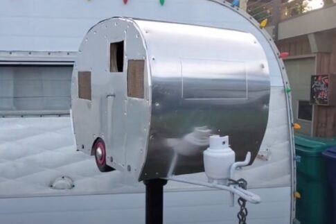 Make an adorable DIY vintage camper trailer birdhouse
