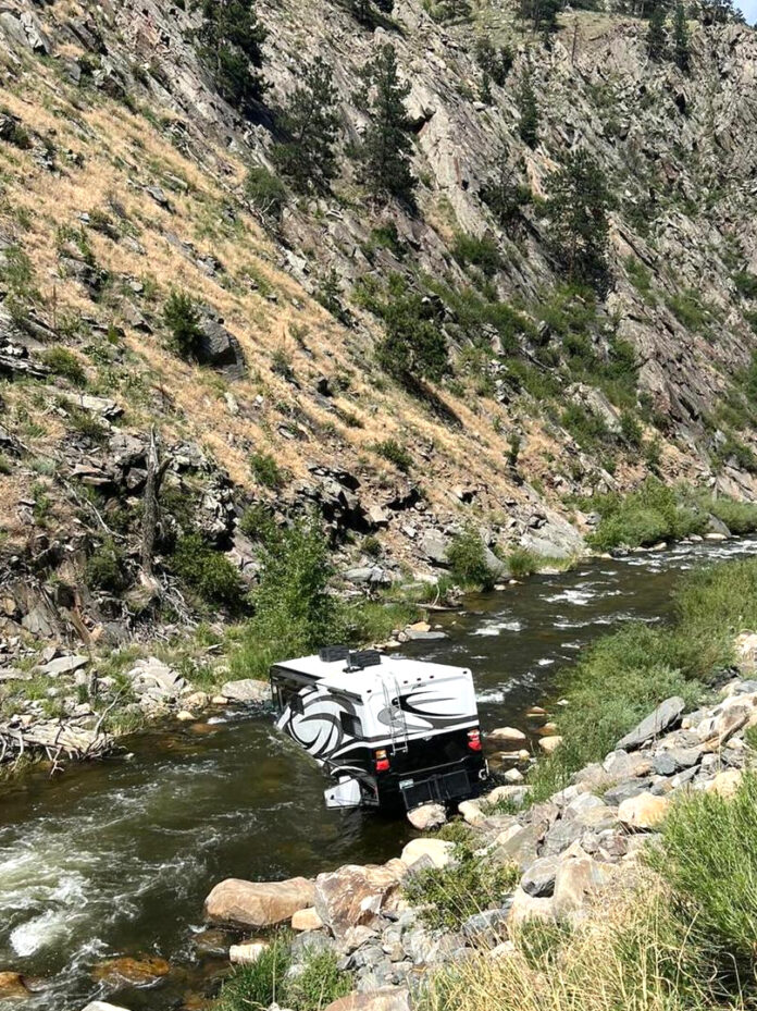 Class A motorhome plunges into river – driver escapes - RV Travel