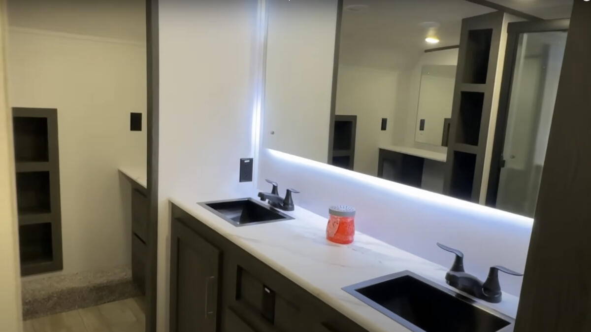 RV review: 2025 Forest River Impression 360MYR – Well, that's different ...