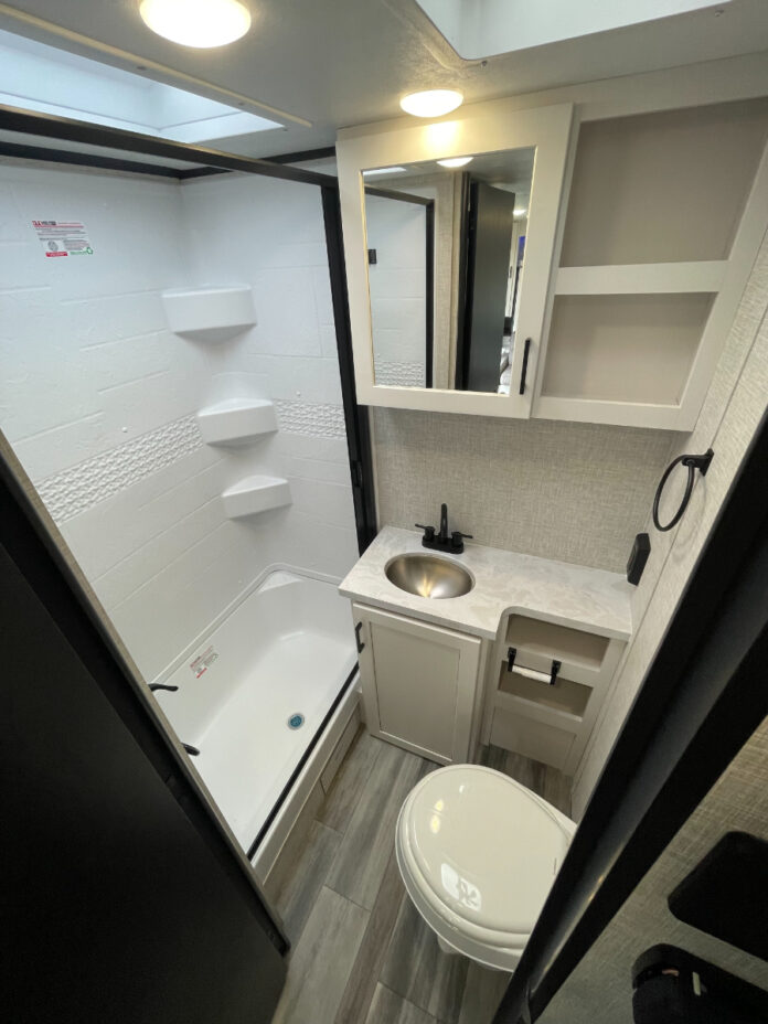 RV review: 2025 Jayco Jay Feather Air 18MBH—Jayco makes big quality ...
