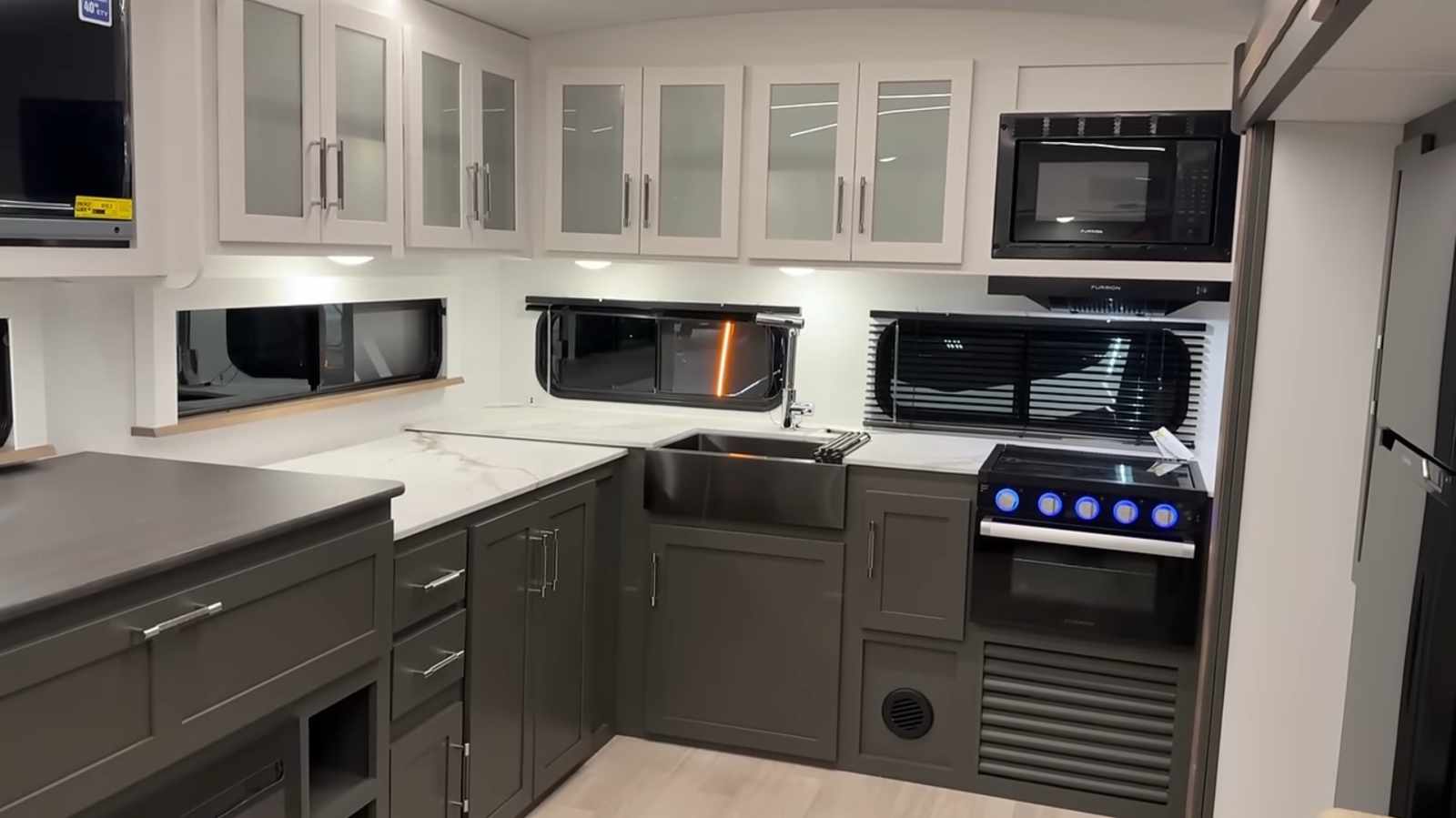 RV review: 2025 Keystone Bullet Crossfire 270RKS with a magic desk - RV ...