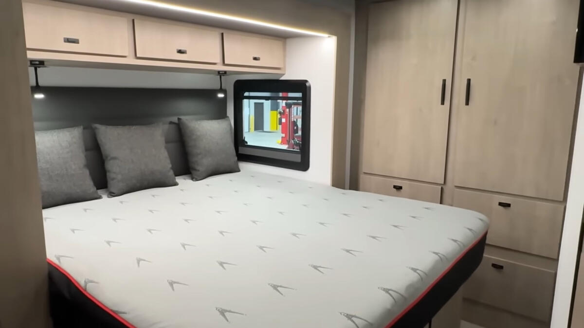 2025 Grand Design RV Lineage Series F 31ZW Super C