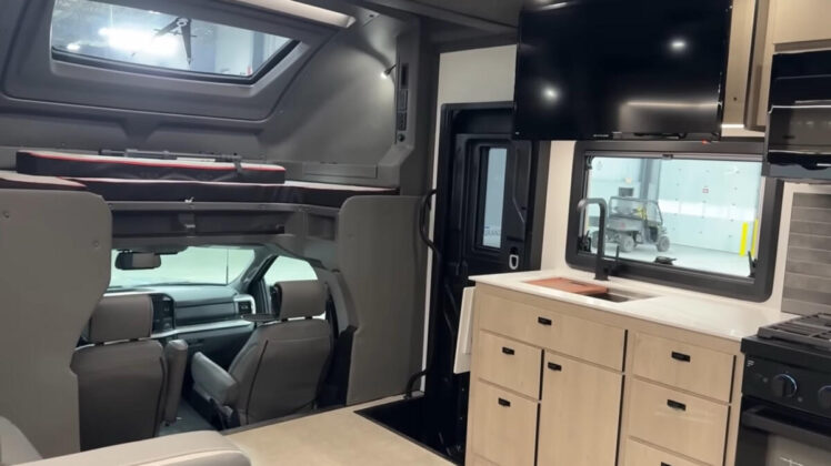 2025 Grand Design RV Lineage Series F 31ZW Super C