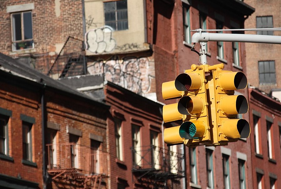 How traffic lights work—and waste half a year of your life