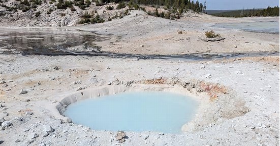 Yellowstone surprises scientists with rare new, blue, thermal pool