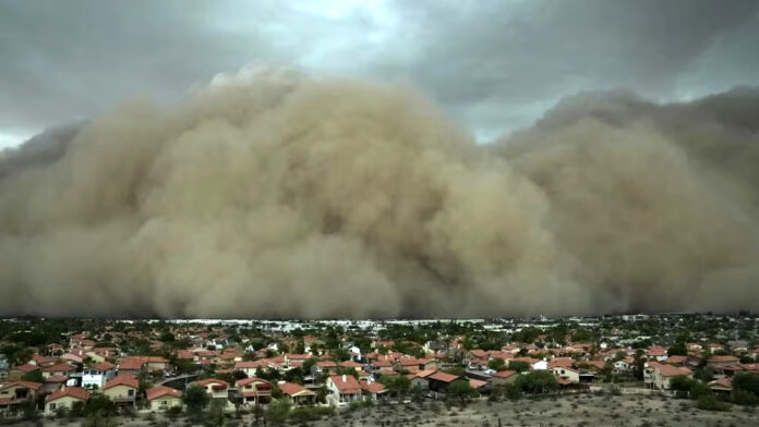 Huge dust storm suggests August may not be ideal time to visit Arizona