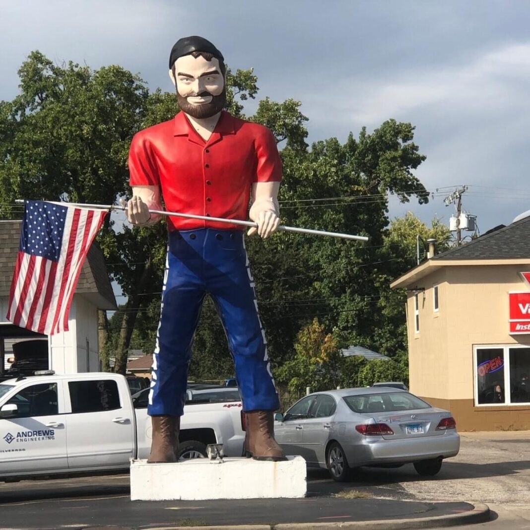How the Muffler Men keep watch on America’s highways