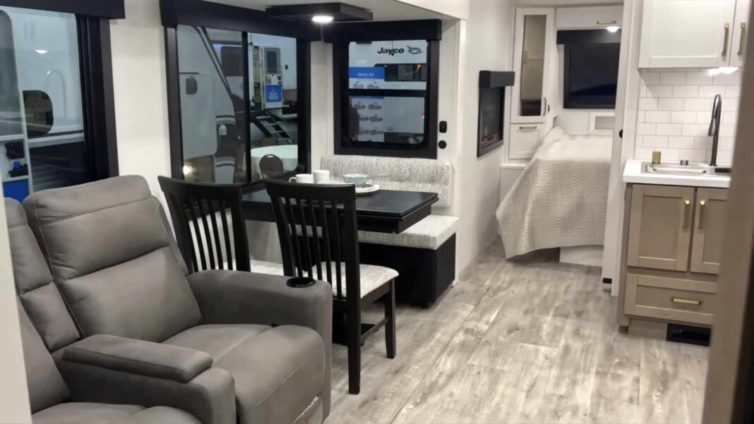 RV review: Jayco Eagle HT 275RBCS - the high ceiling
