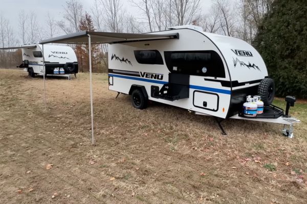 Encore Venu 17TB - Small travel trailer, full-size feel